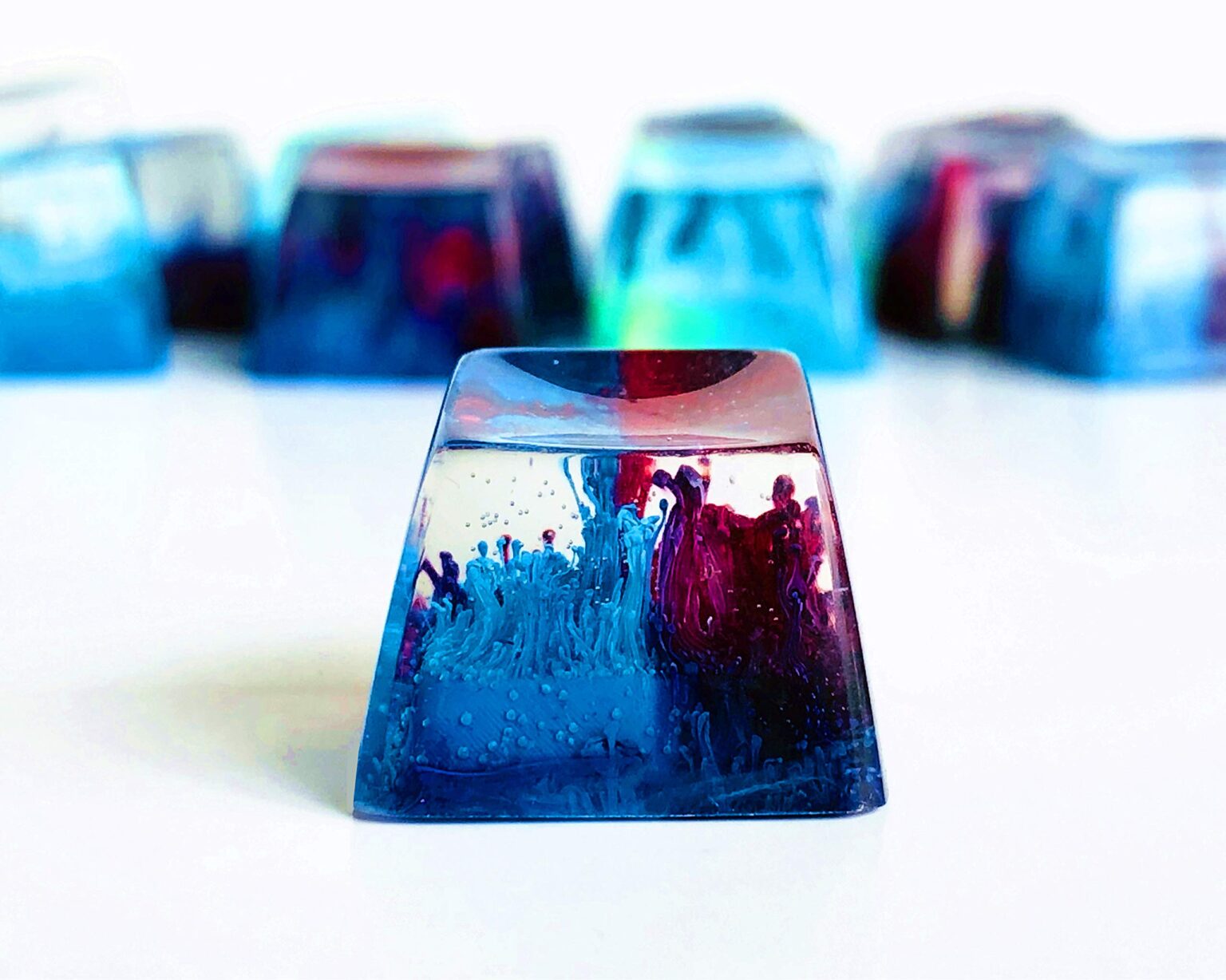 Keycap resin là loại keycap được làm từ nhựa resin